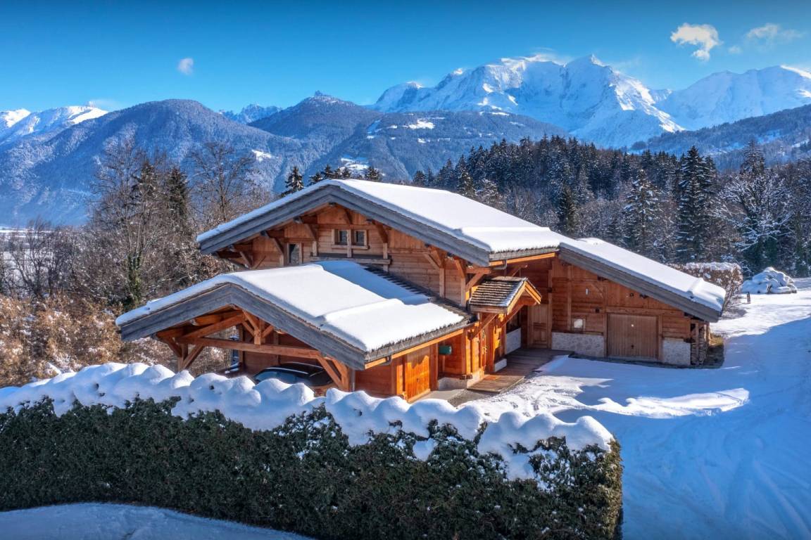 300 M² Chalet ∙ 6 Bedrooms ∙ 14 Guests - Megève