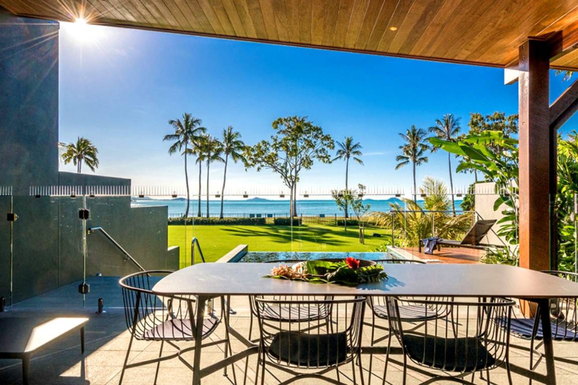 327 M² House ∙ 3 Bedrooms ∙ 6 Guests - Airlie Beach