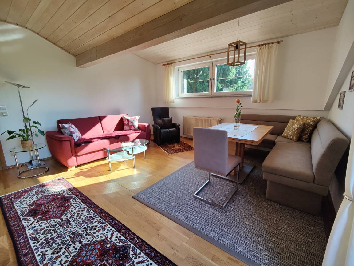 80 M² Ferienwohnung ∙ 1 Schlafzimmer ∙ 4 Gäste - Pfarrkirchen