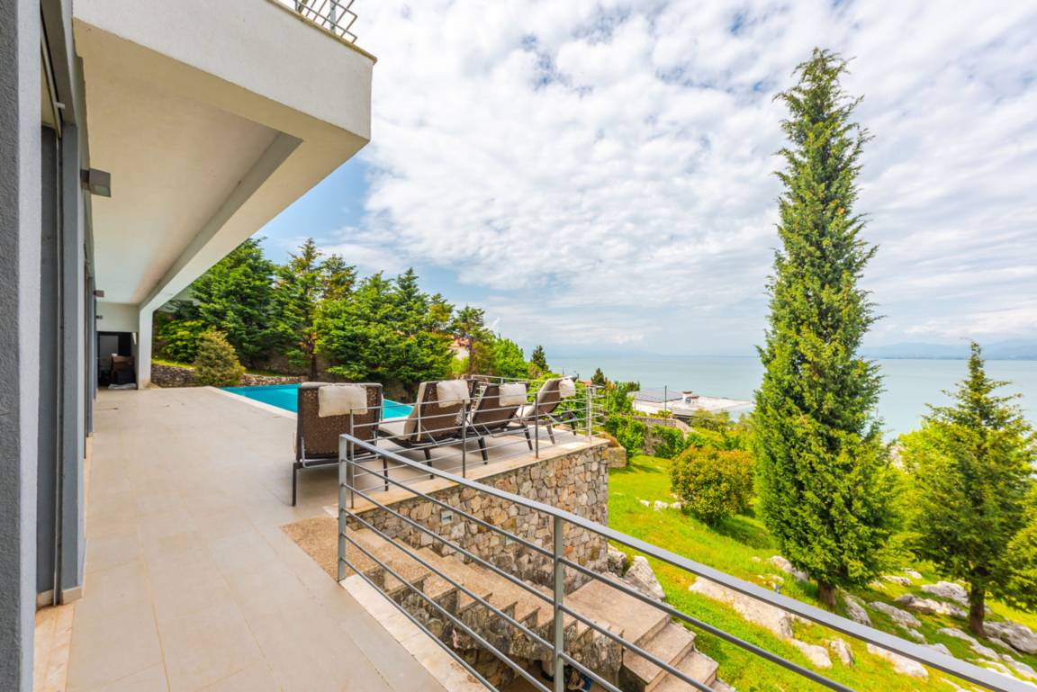 450 M² Villa ∙ 4 Bedrooms ∙ 8 Guests - Shkodër