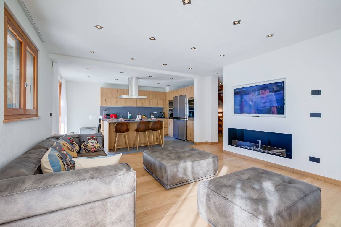 239 M² Chalet ∙ 4 Bedrooms ∙ 9 Guests - Sestriere