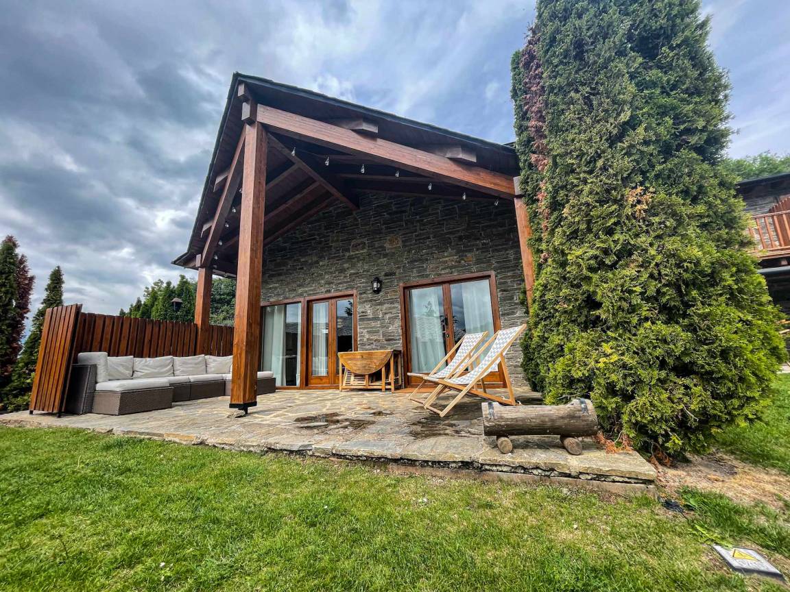 225 M² House ∙ 4 Bedrooms ∙ 9 Guests - Das