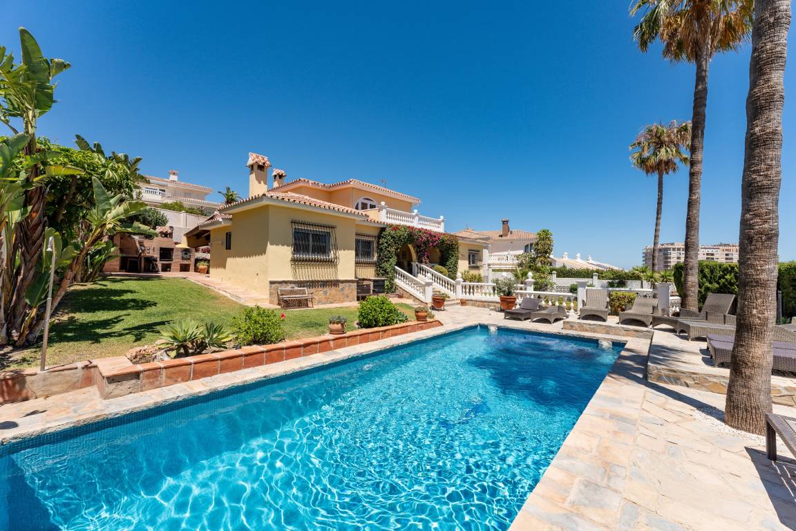 250 M² Villa ∙ 6 Habitaciones ∙ 12 Huéspedes - Alhaurín de la Torre