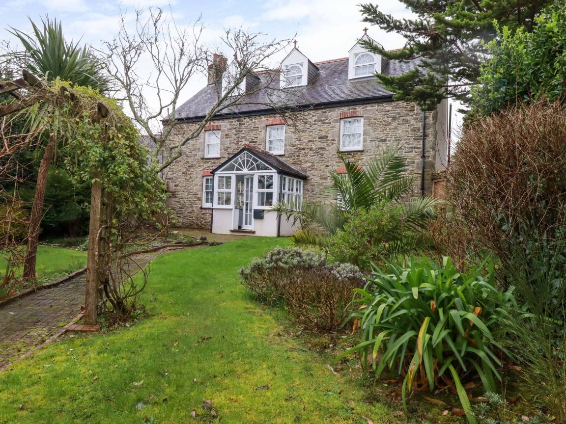 Cottage ∙ 5 Bedrooms ∙ 10 Guests - Fistral Beach