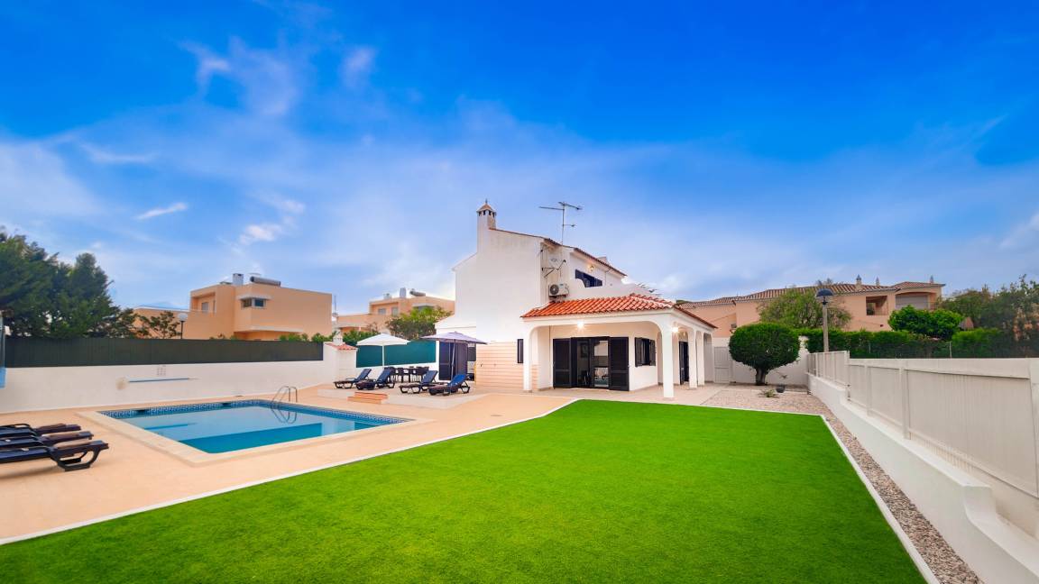 194 M² Villa ∙ 3 Habitaciones ∙ 8 Huéspedes - Albufeira