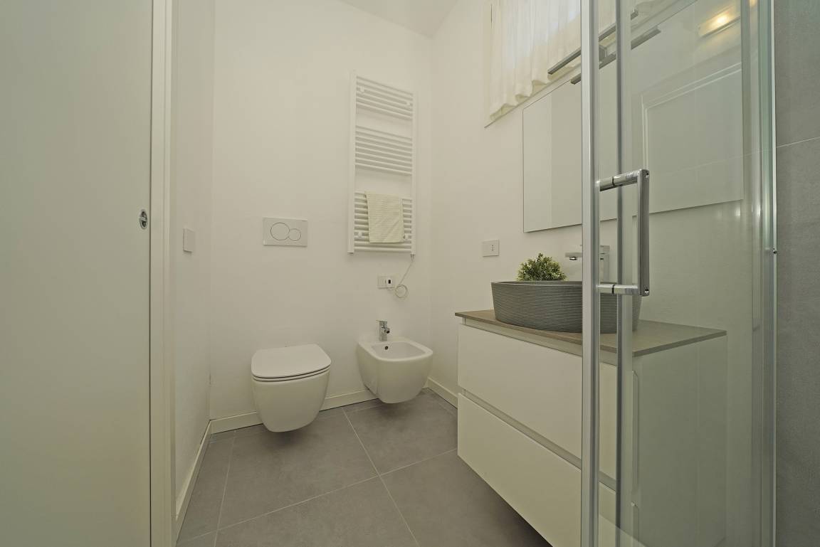 Villa ∙ 3 Bedrooms ∙ 8 Guests - Sirmione