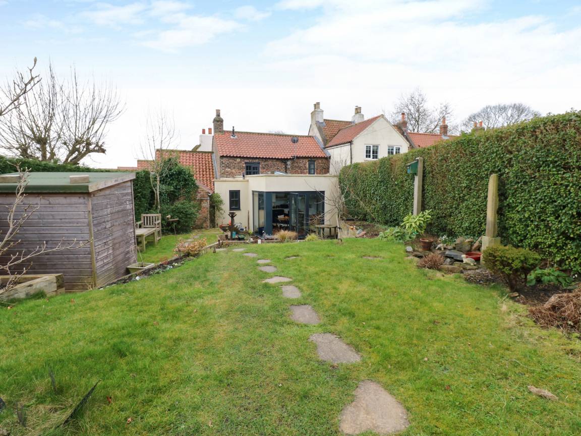 Cottage ∙ 3 Bedrooms ∙ 5 Guests - Darlington