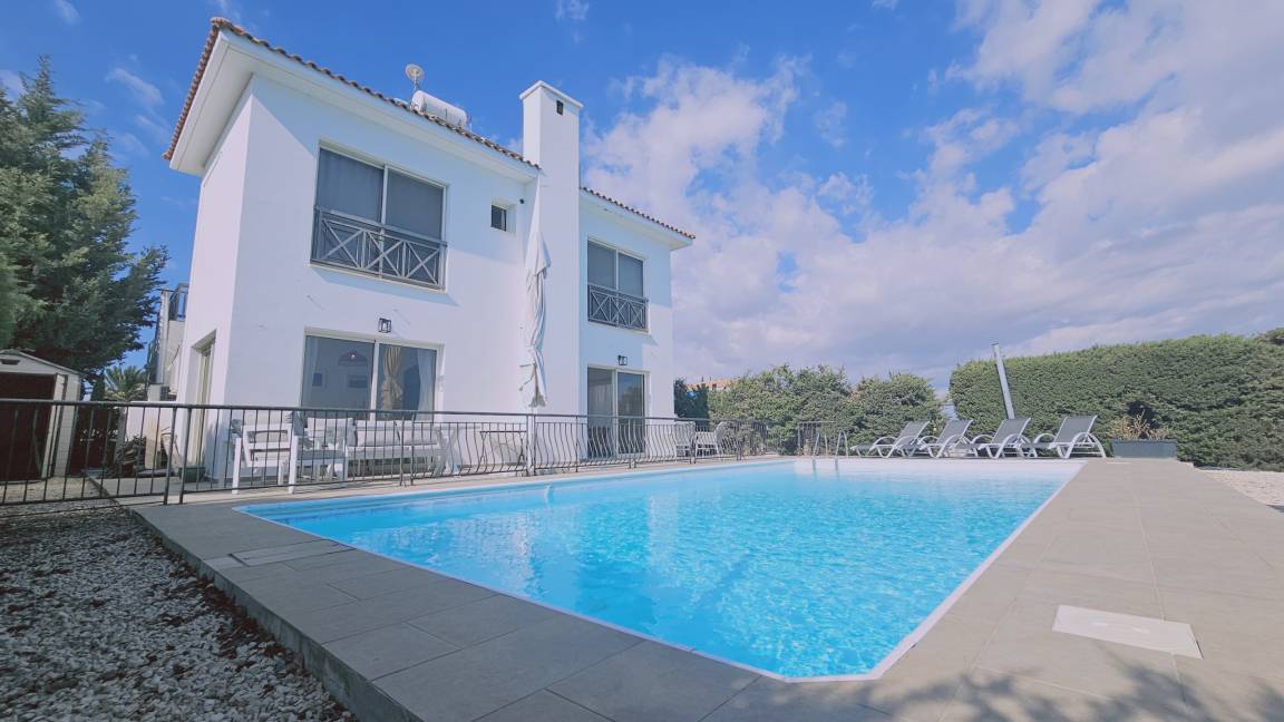 180 M² Villa ∙ 3 Schlafzimmer ∙ 6 Gäste - Zypern