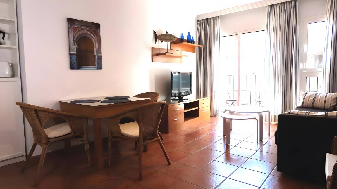 35 M² Aparthotelli ∙ 1 Makuuhuone ∙ 4 Vierasta - Nerja