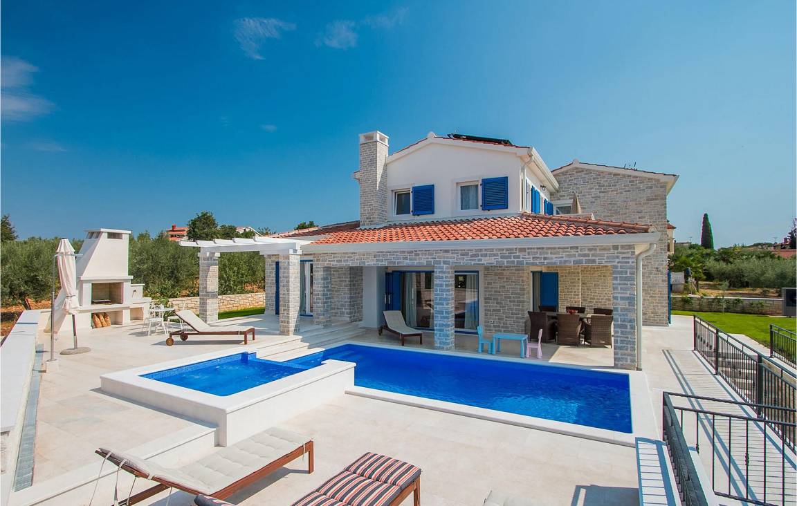 229 M² House ∙ 3 Bedrooms ∙ 8 Guests - Poreč