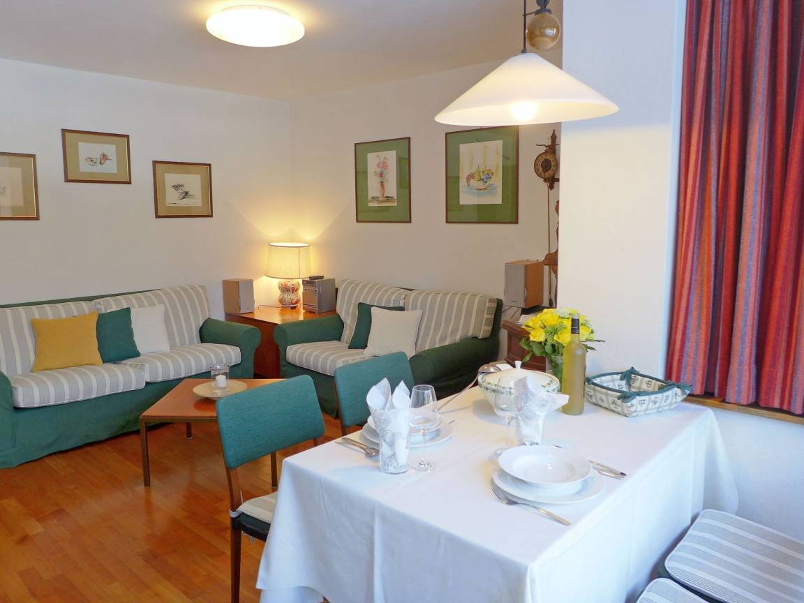 70 M² Apartment ∙ 2 Bedrooms ∙ 4 Guests - Saint Moritz