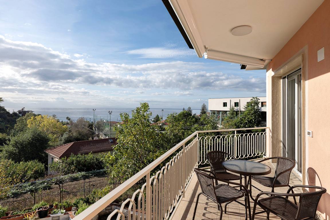 70 M² House ∙ 2 Bedrooms ∙ 4 Guests - Ospedaletti