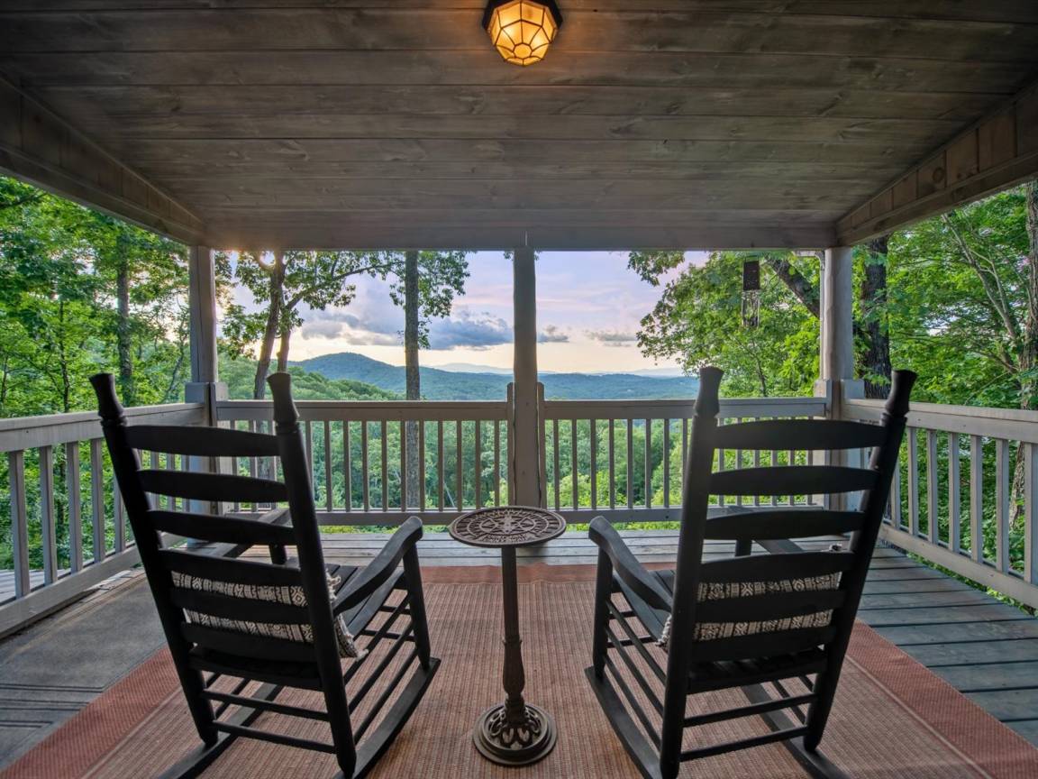 245 M² Cabin ∙ 4 Bedrooms ∙ 8 Guests - Blue Ridge, GA