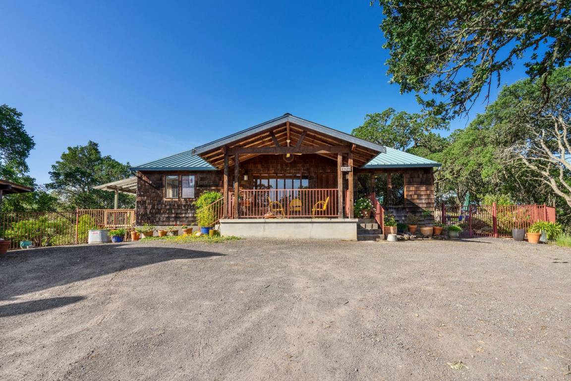 House ∙ 2 Bedrooms ∙ 4 Guests - Healdsburg, CA