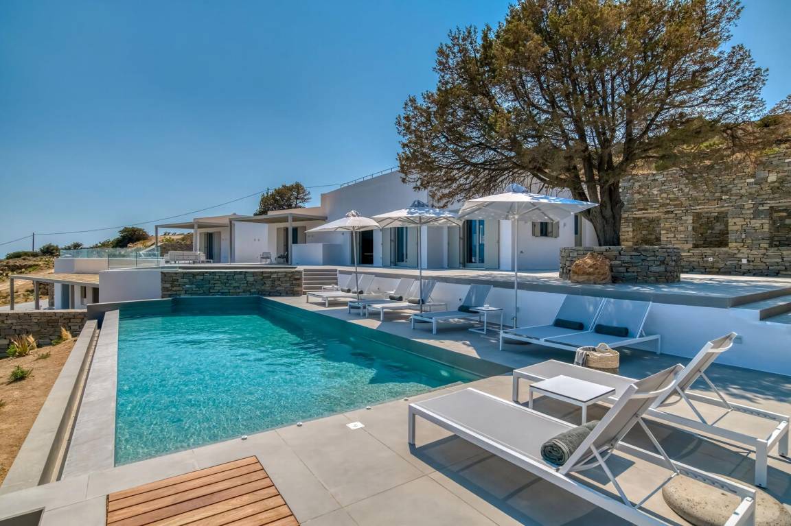 402 M² Villa ∙ 7 Bedrooms ∙ 14 Guests - Paros