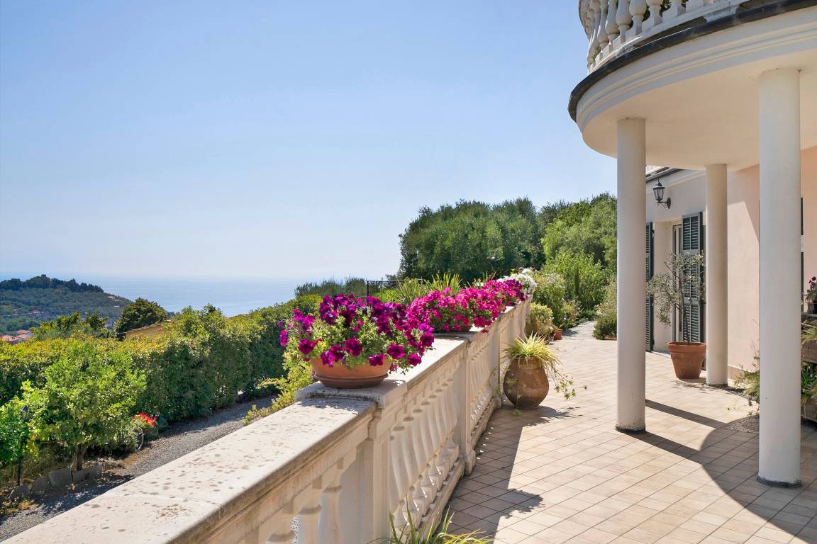 70 M² Apartamento ∙ 1 Habitación ∙ 4 Huéspedes - Imperia