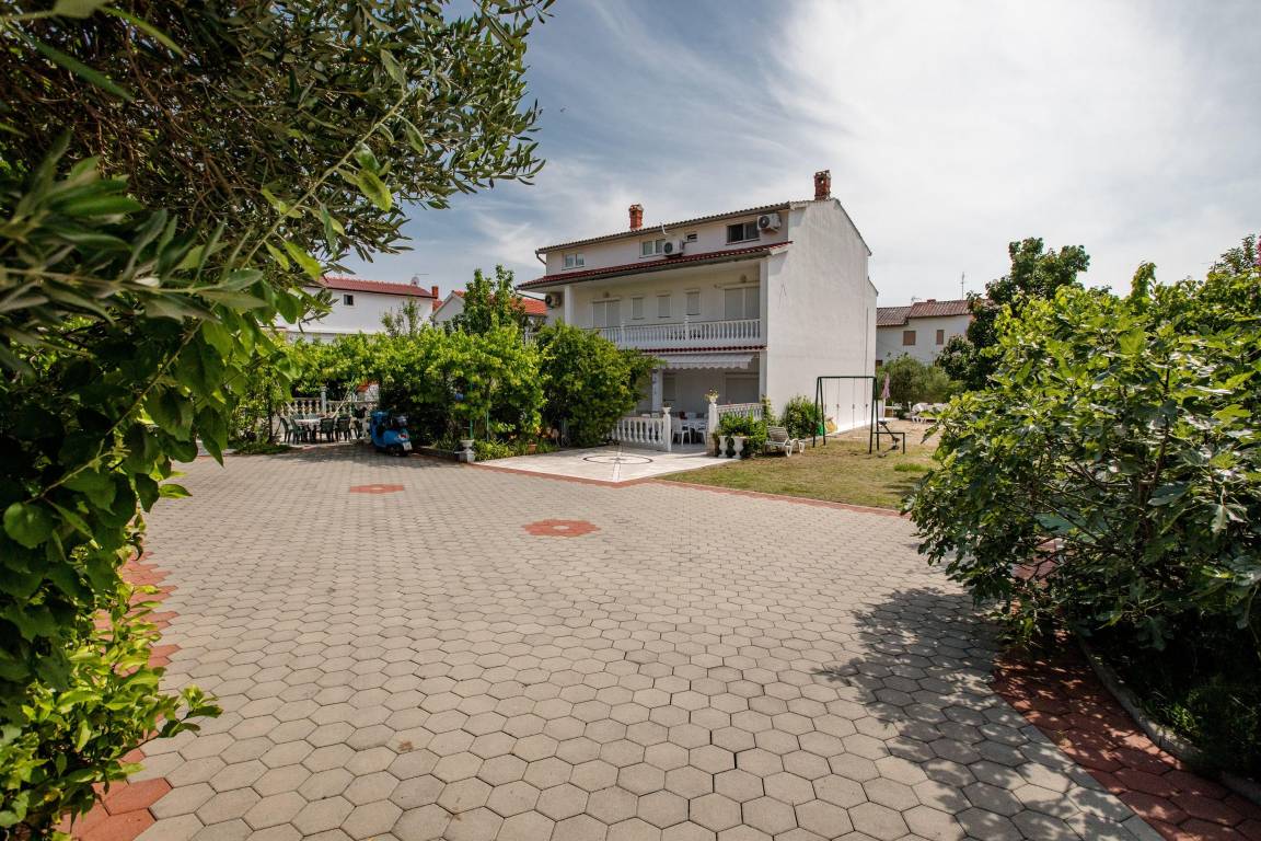 100 M² Ferienwohnung ∙ 3 Schlafzimmer ∙ 9 Gäste - Lopar