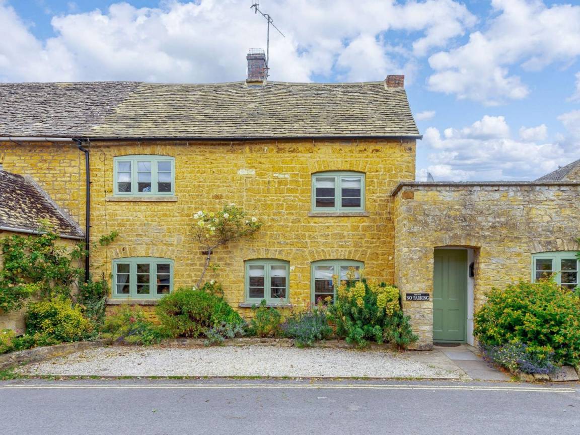 Cottage ∙ 2 Bedrooms ∙ 4 Guests - Bourton-on-the-Water