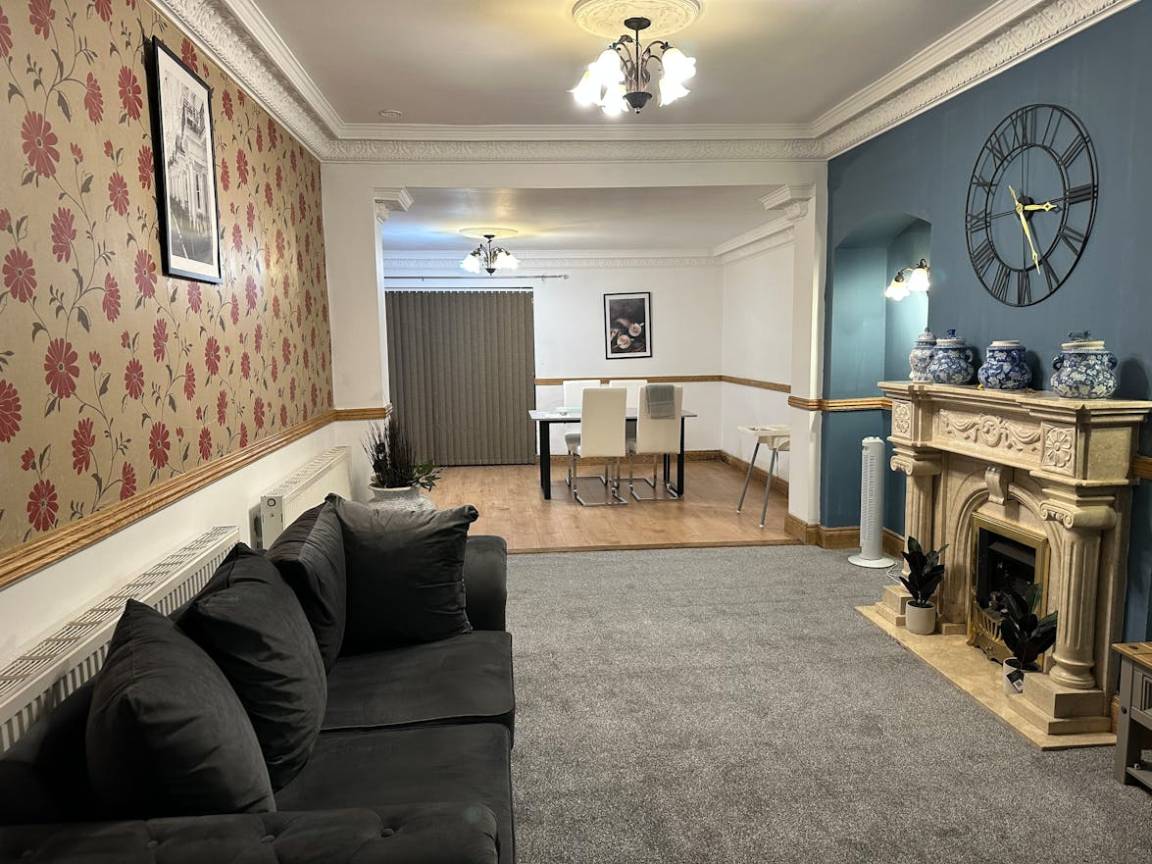 155 M² House ∙ 5 Bedrooms ∙ 10 Guests - Swansea