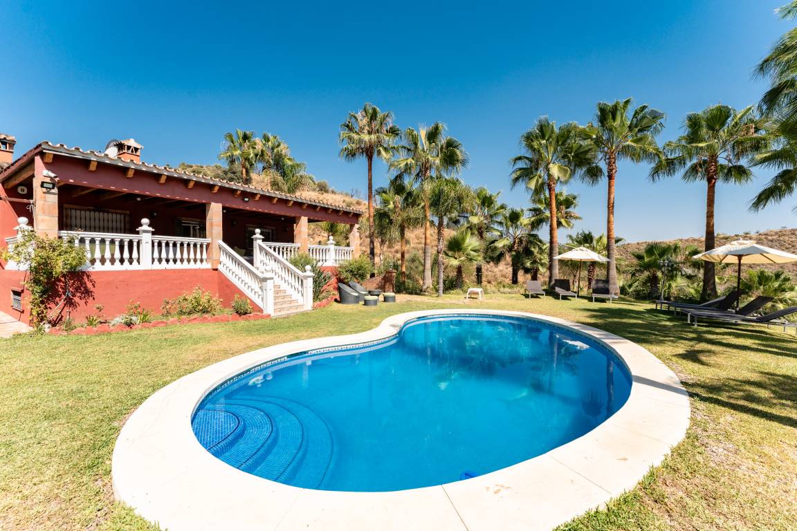 236 M² House ∙ 4 Bedrooms ∙ 12 Guests - Coín