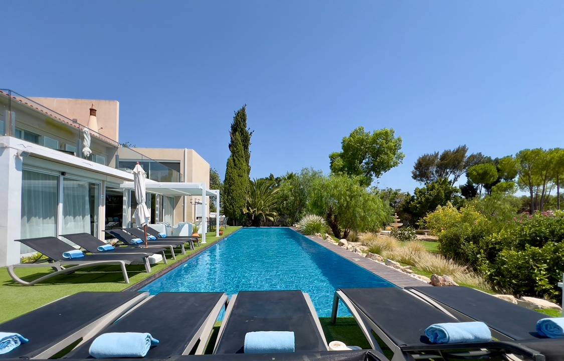 600 M² Villa ∙ 5 Bedrooms ∙ 16 Guests - Faro District