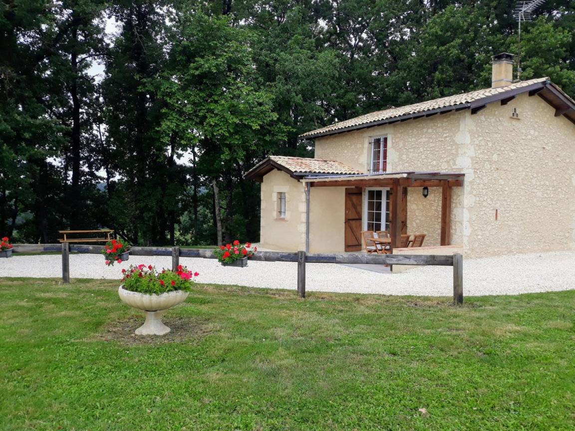 60 M² Cottage ∙ 2 Bedrooms ∙ 4 Guests - Périgord