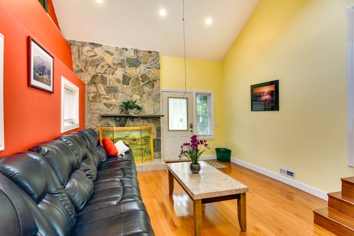 106 M² House ∙ 2 Bedrooms ∙ 6 Guests - Berkley, MA