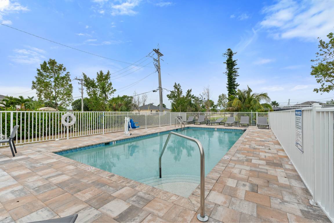 319 M² Condo ∙ 5 Bedrooms ∙ 14 Guests - Cape Coral, FL