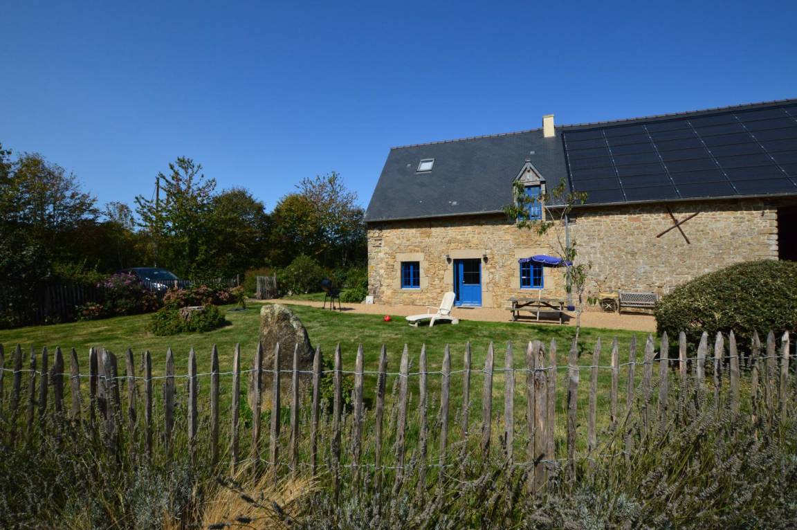 100 M² Gîte ∙ 2 Chambres ∙ 6 Personnes - Combourg