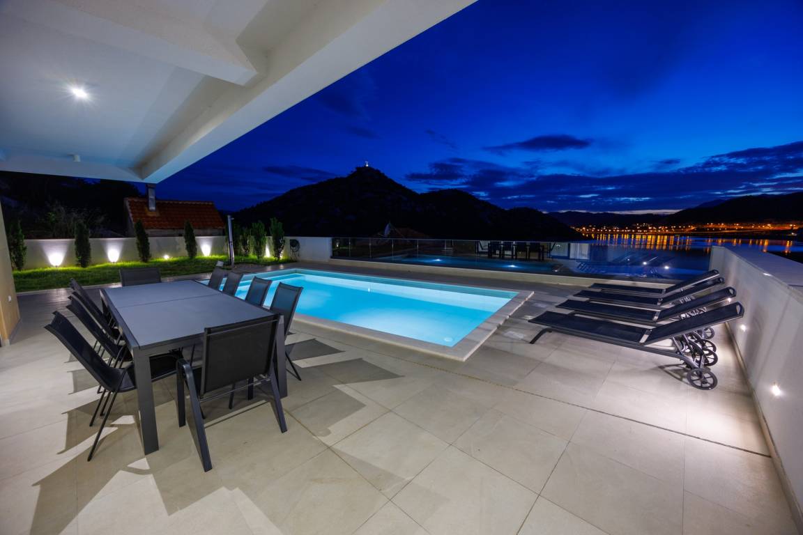 160 M² Villa ∙ 4 Bedrooms ∙ 8 Guests - Ploče
