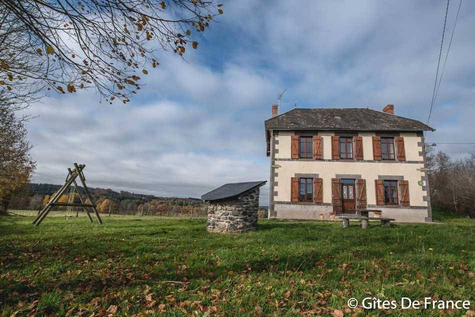 125 M² Gîte ∙ 5 Chambres ∙ 10 Personnes - Puy-de-Dôme
