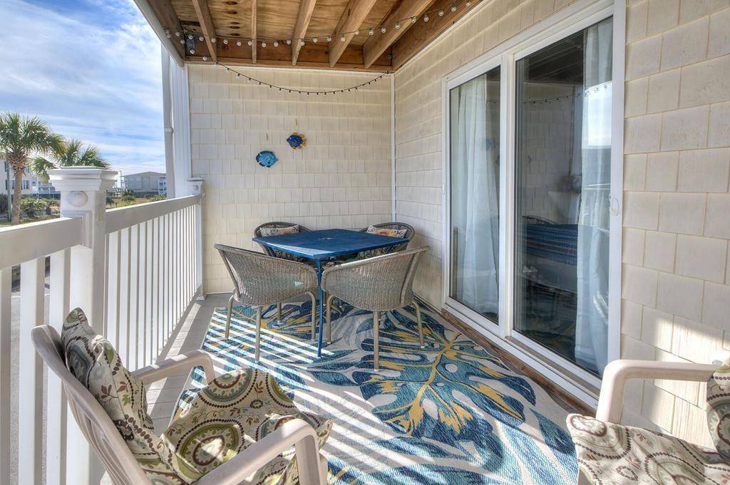 Condo ∙ 3 Bedrooms ∙ 8 Guests - Oak Island, NC