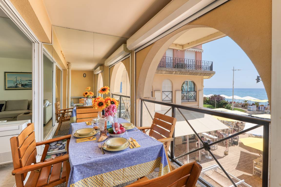 80 M² Apartment ∙ 2 Bedrooms ∙ 6 Guests - Ventimiglia