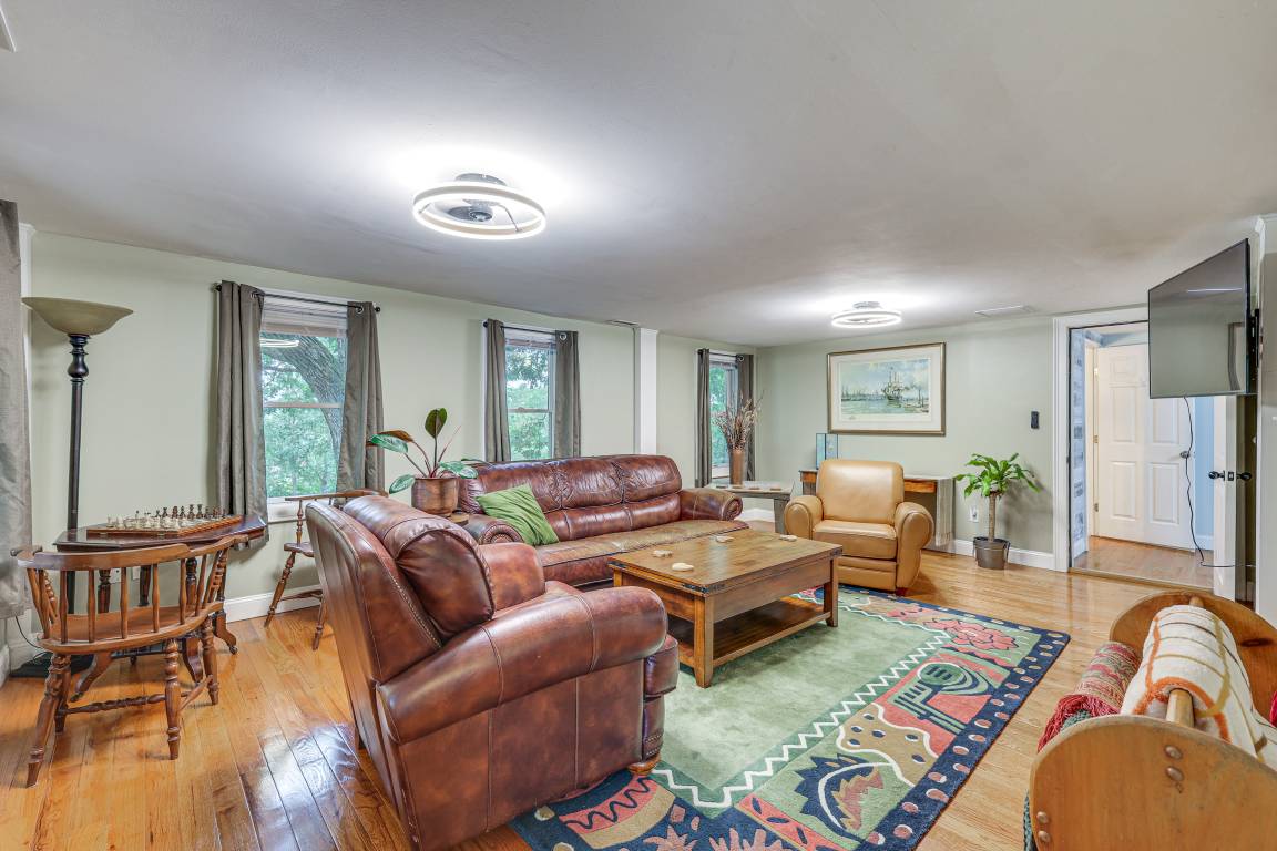 219 M² House ∙ 5 Bedrooms ∙ 10 Guests - Quaddick Reservoir, CT