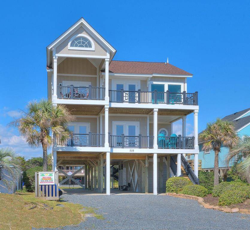 House ∙ 4 Bedrooms ∙ 14 Guests - Oak Island, NC