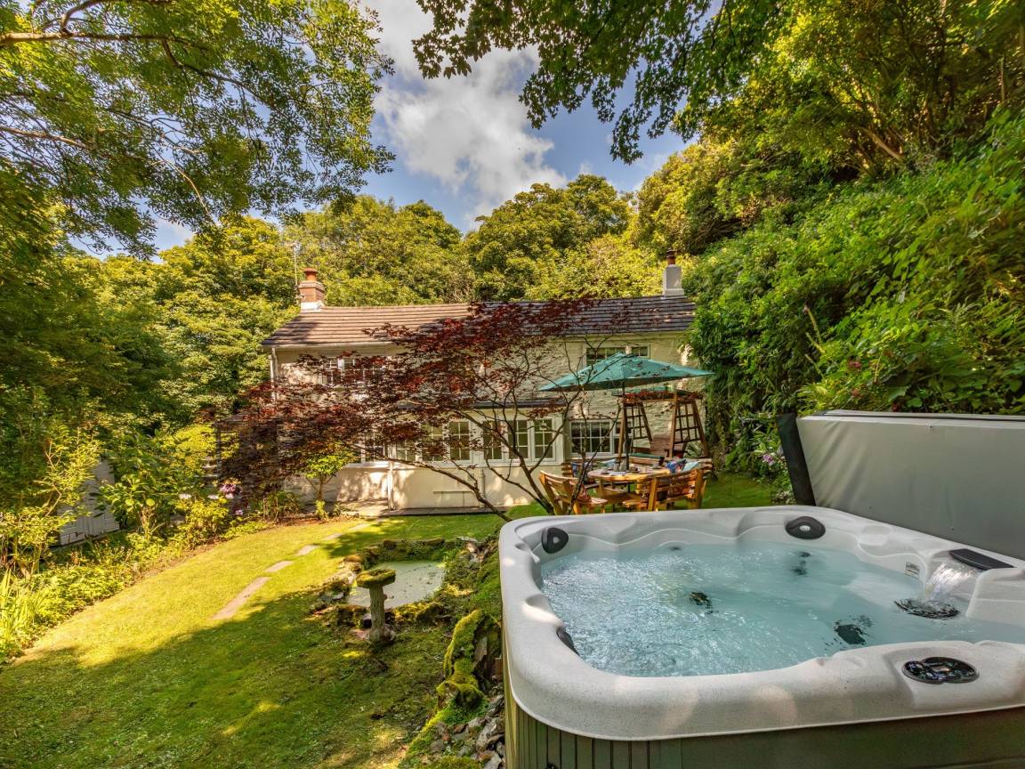 Cottage ∙ 3 Bedrooms ∙ 6 Guests - Redruth