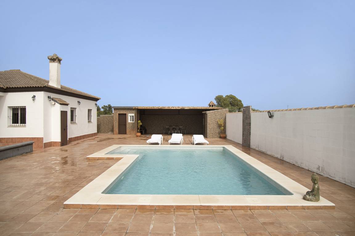 150 M² Villa ∙ 3 Bedrooms ∙ 6 Guests - Chiclana de la Frontera