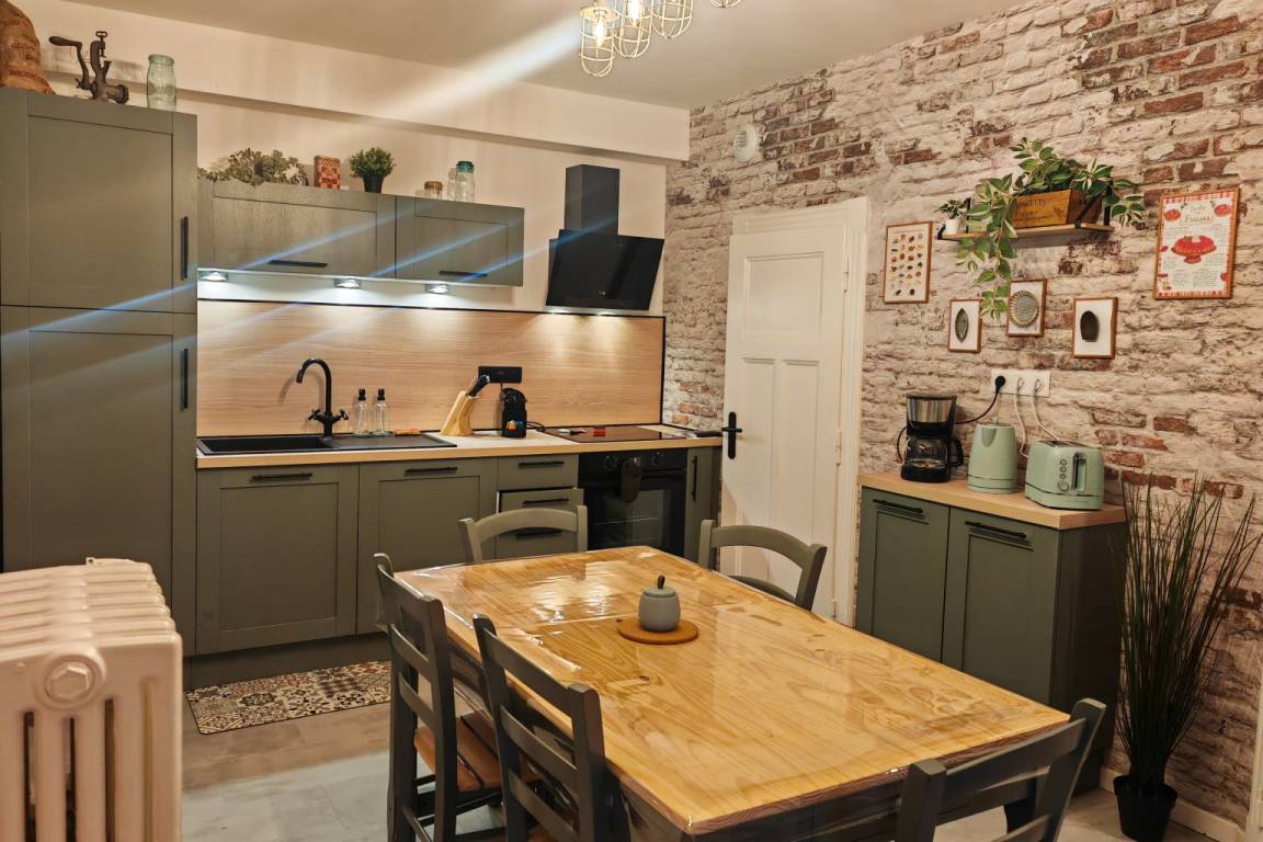 80 M² Huoneisto ∙ 2 Makuuhuonetta ∙ 5 Vierasta - Metz