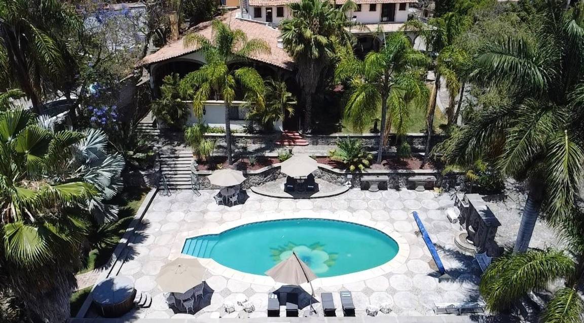 400 M² Villa ∙ 4 Bedrooms ∙ 11 Guests - Ajijic