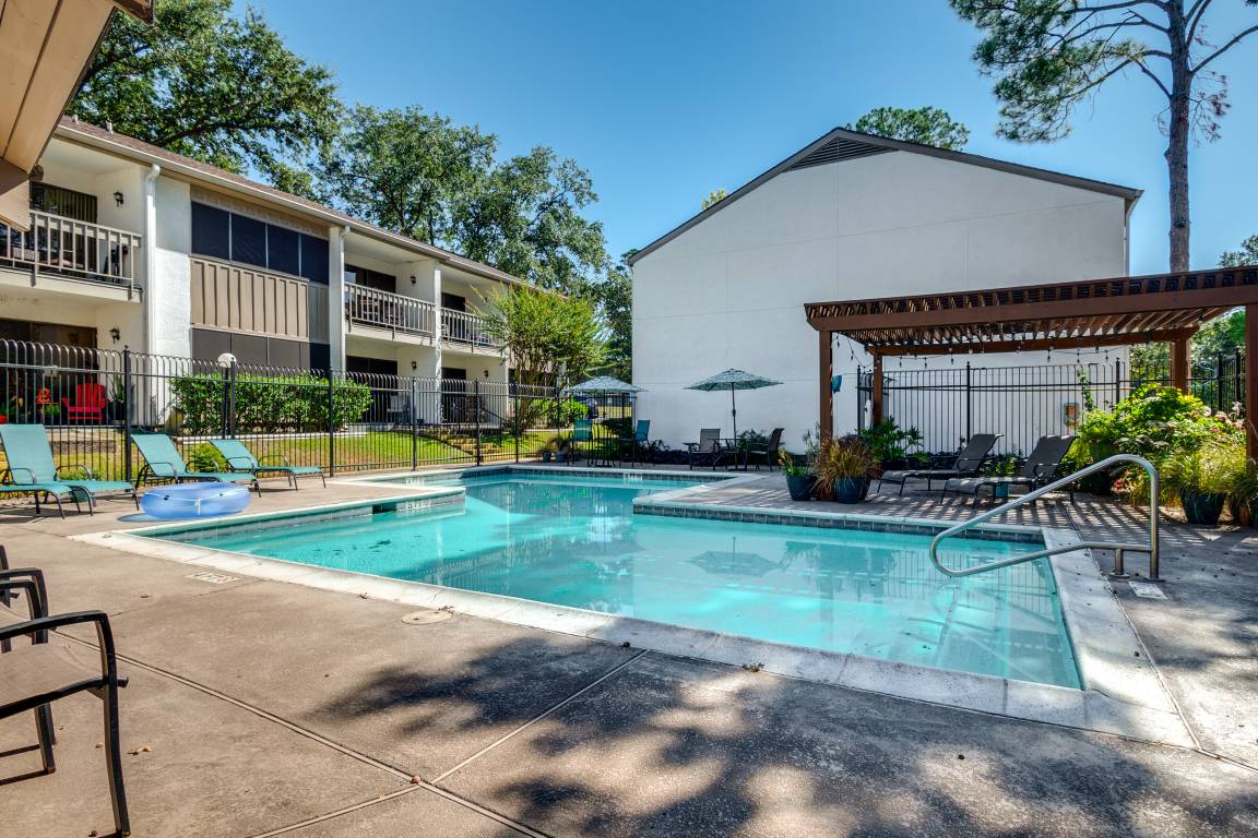 91 M² Apartment ∙ 2 Bedrooms ∙ 6 Guests - Conroe, TX