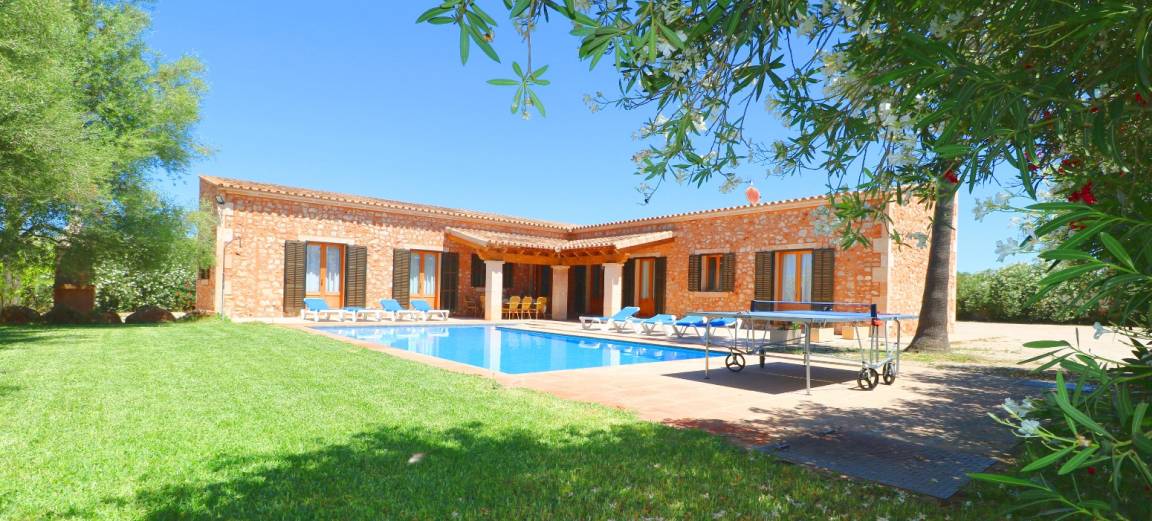 250 M² Finca ∙ 4 Bedrooms ∙ 8 Guests - Majorque