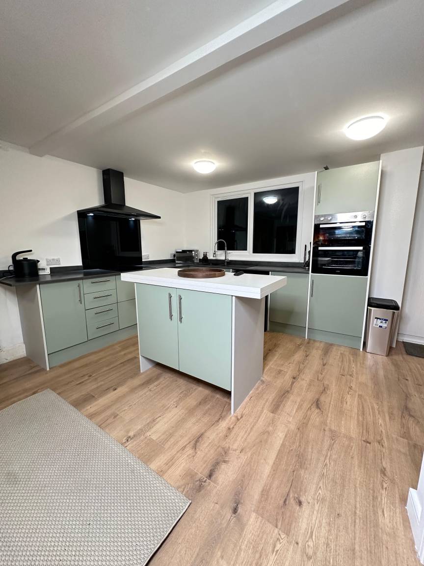 170 M² House ∙ 6 Bedrooms ∙ 8 Guests - Wetherby