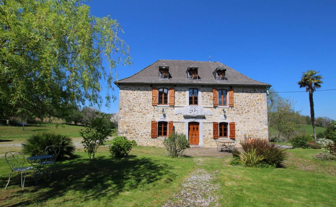 240 M² Gîte ∙ 3 Chambres ∙ 6 Personnes - Pyrénées-Atlantiques