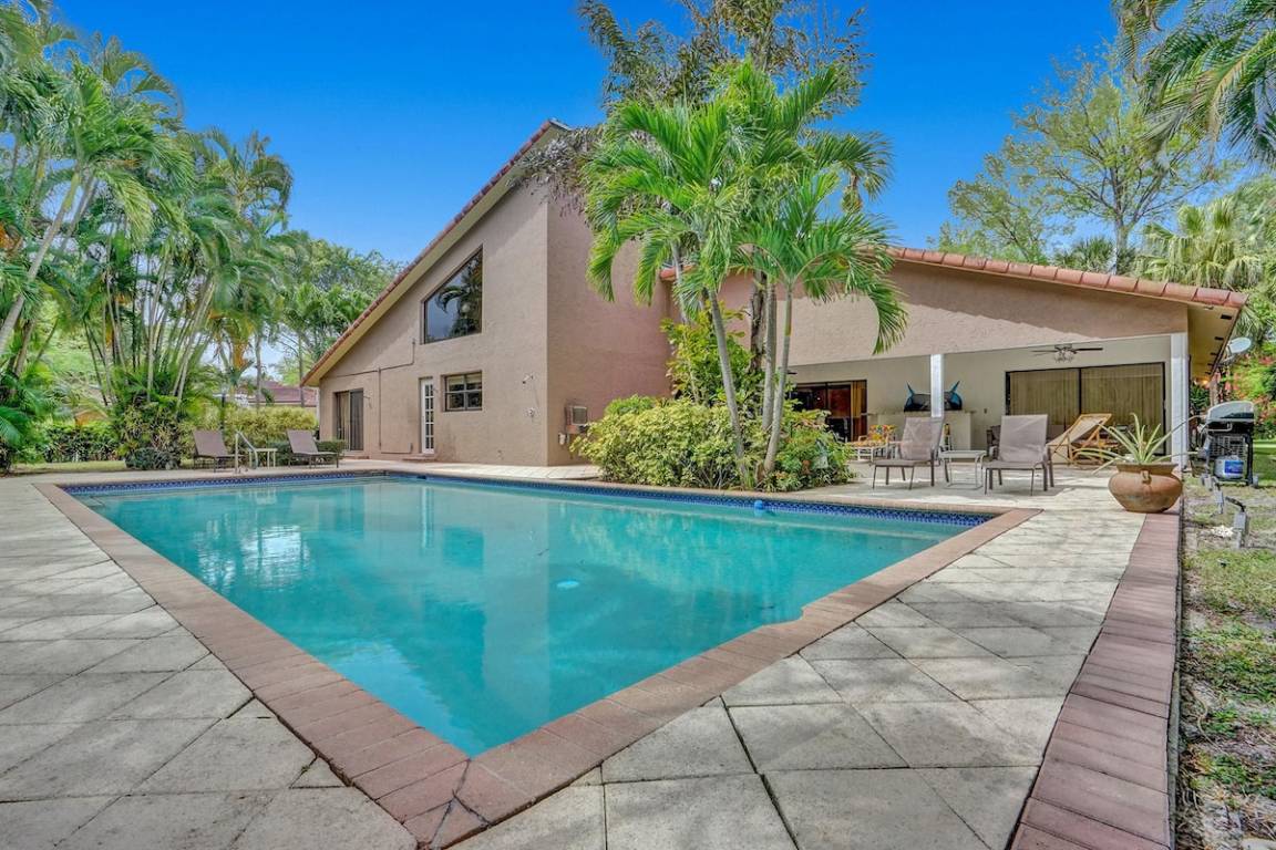 381 M² Villa ∙ 6 Bedrooms ∙ 20 Guests - Pompano Beach