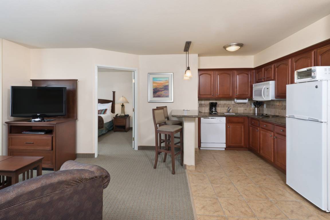 Condo ∙ 2 Bedrooms ∙ 6 Guests - Tucson, AZ