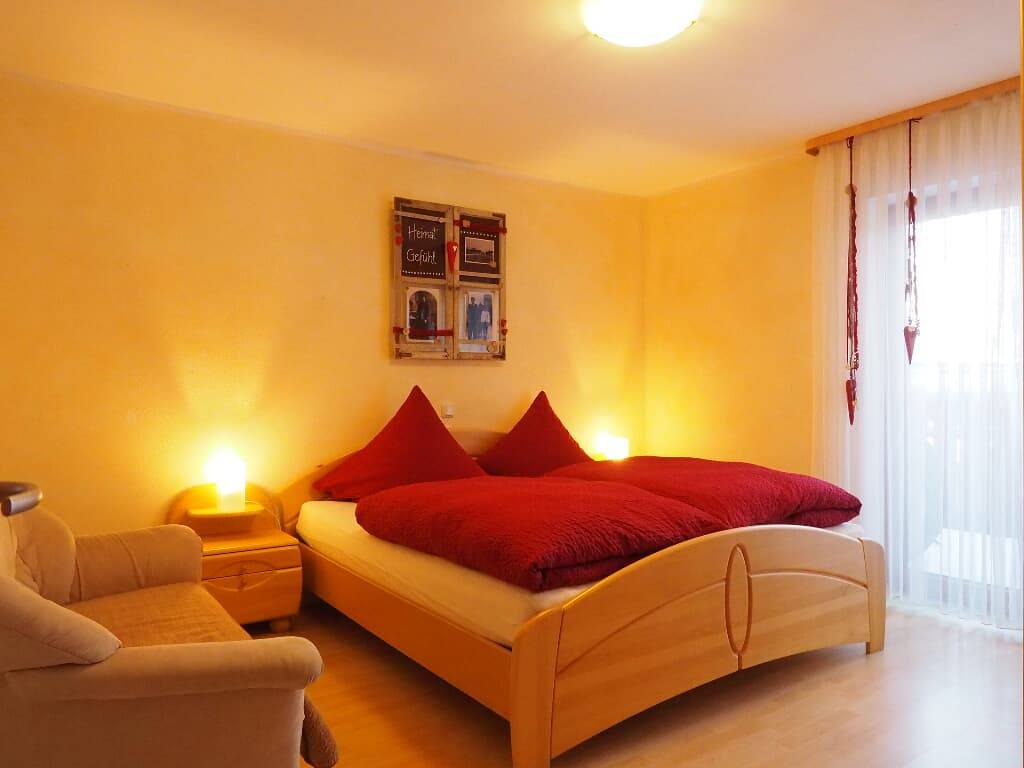 64 M² Ferienwohnung ∙ 2 Schlafzimmer ∙ 4 Gäste - Sulzbach-Rosenberg