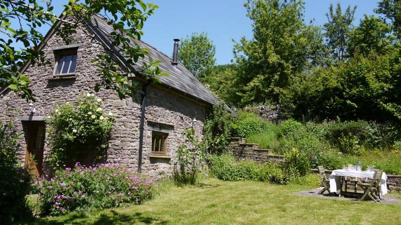 Cottage ∙ 2 Bedrooms ∙ 4 Guests - Abergavenny