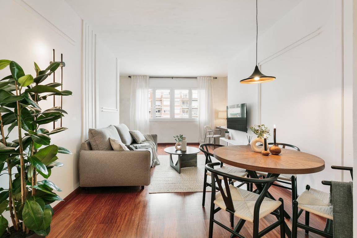 79 M² Appartement ∙ 3 Chambres ∙ 5 Personnes - Barcelone