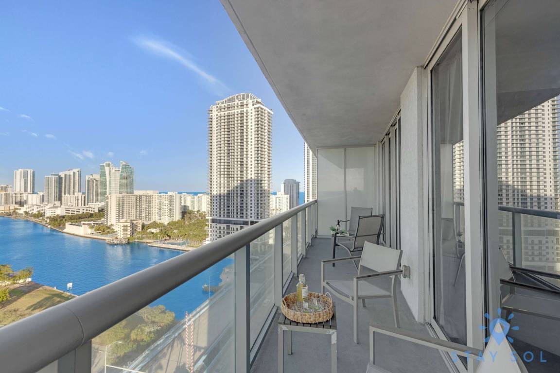 Apartment ∙ 1 Bedroom ∙ 2 Guests - Hallandale Beach