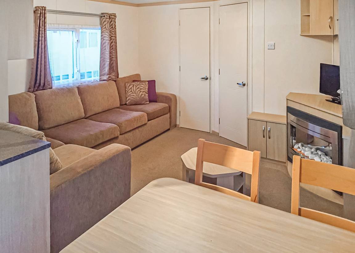 Caravan ∙ 2 Bedrooms ∙ 4 Guests - York, UK